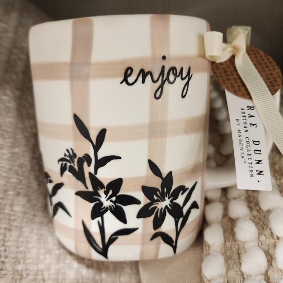 Rae Dunn | Kitchen | Rae Dunn Enjoy Gingham Flower Print Mug Brand New ...